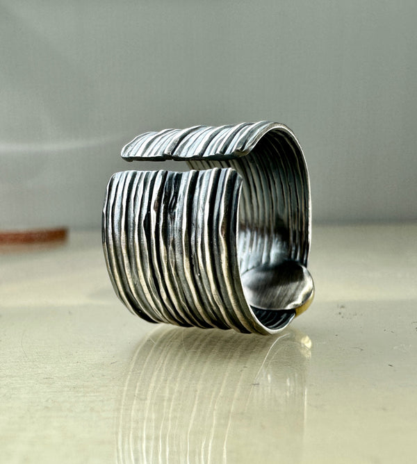 Adjustable Ribbed Diamond Ring - AUSTIN TITUS STUDIO